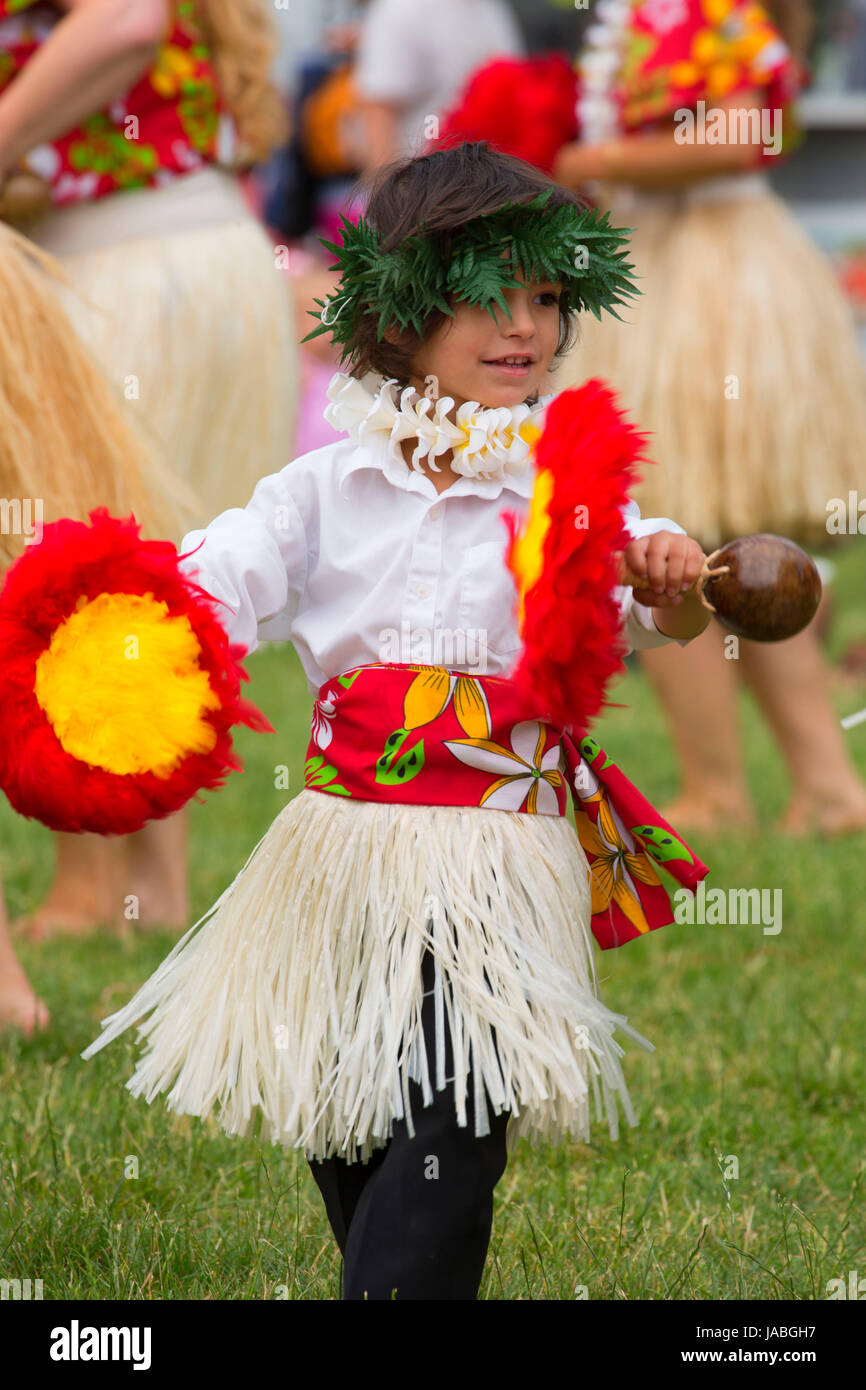 Polynesian dance hi-res stock photography and images - Alamy