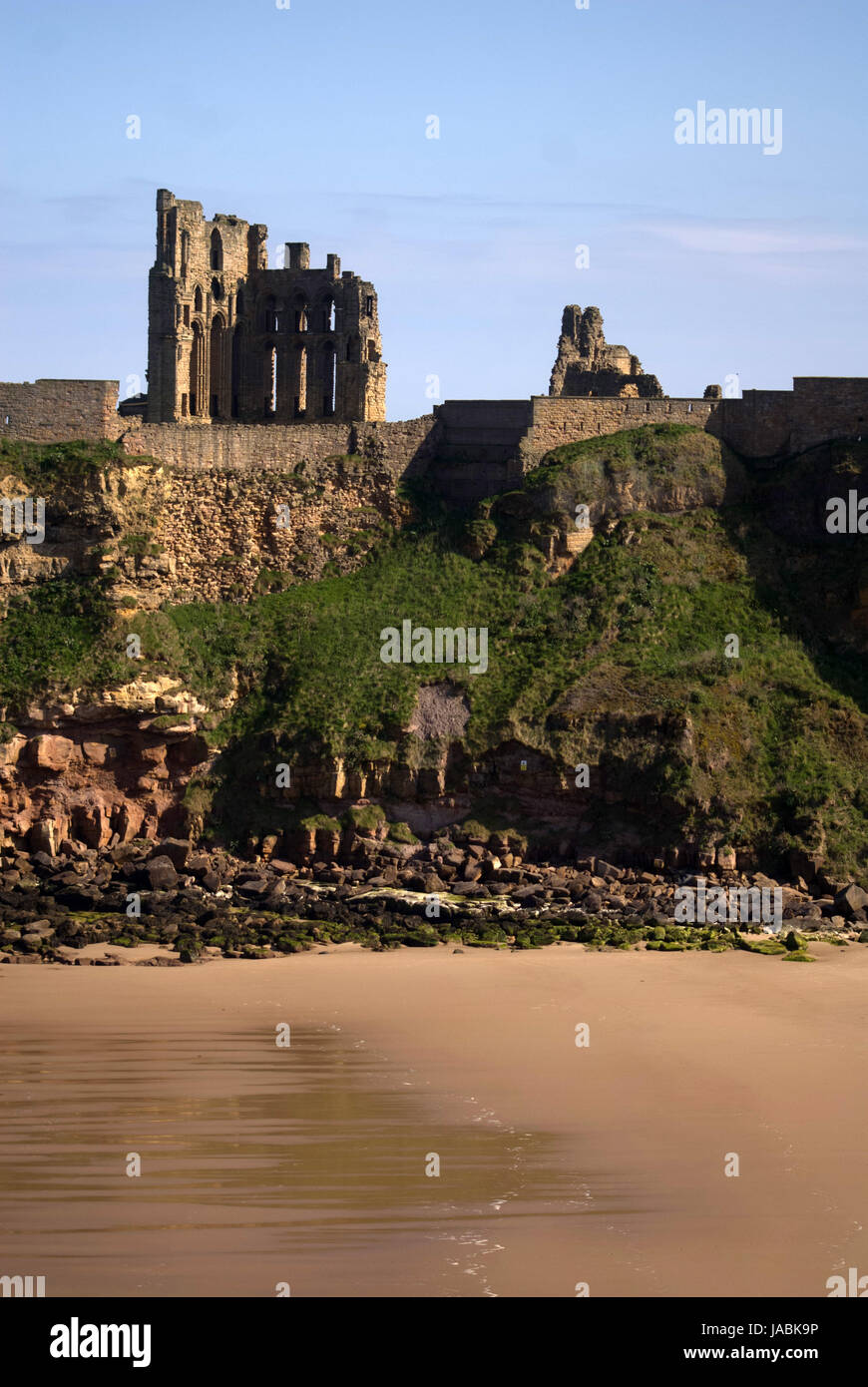 King Edwards Bay and Tynemouth Priory, Tynemouth, North East England ...
