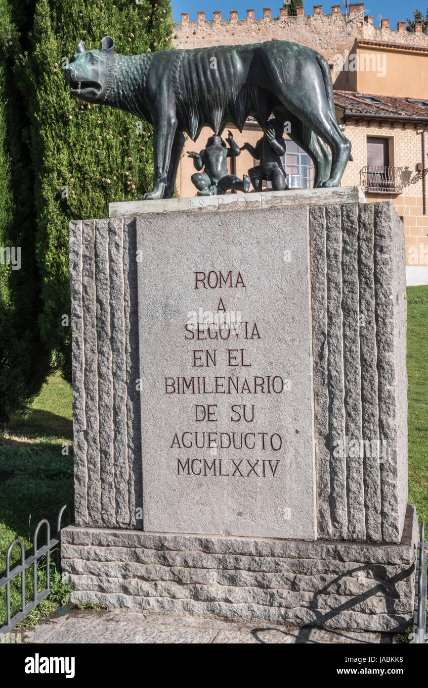Lupa Capitolina statue at the foot of Aqueduct of Segovia on Plaza del ...