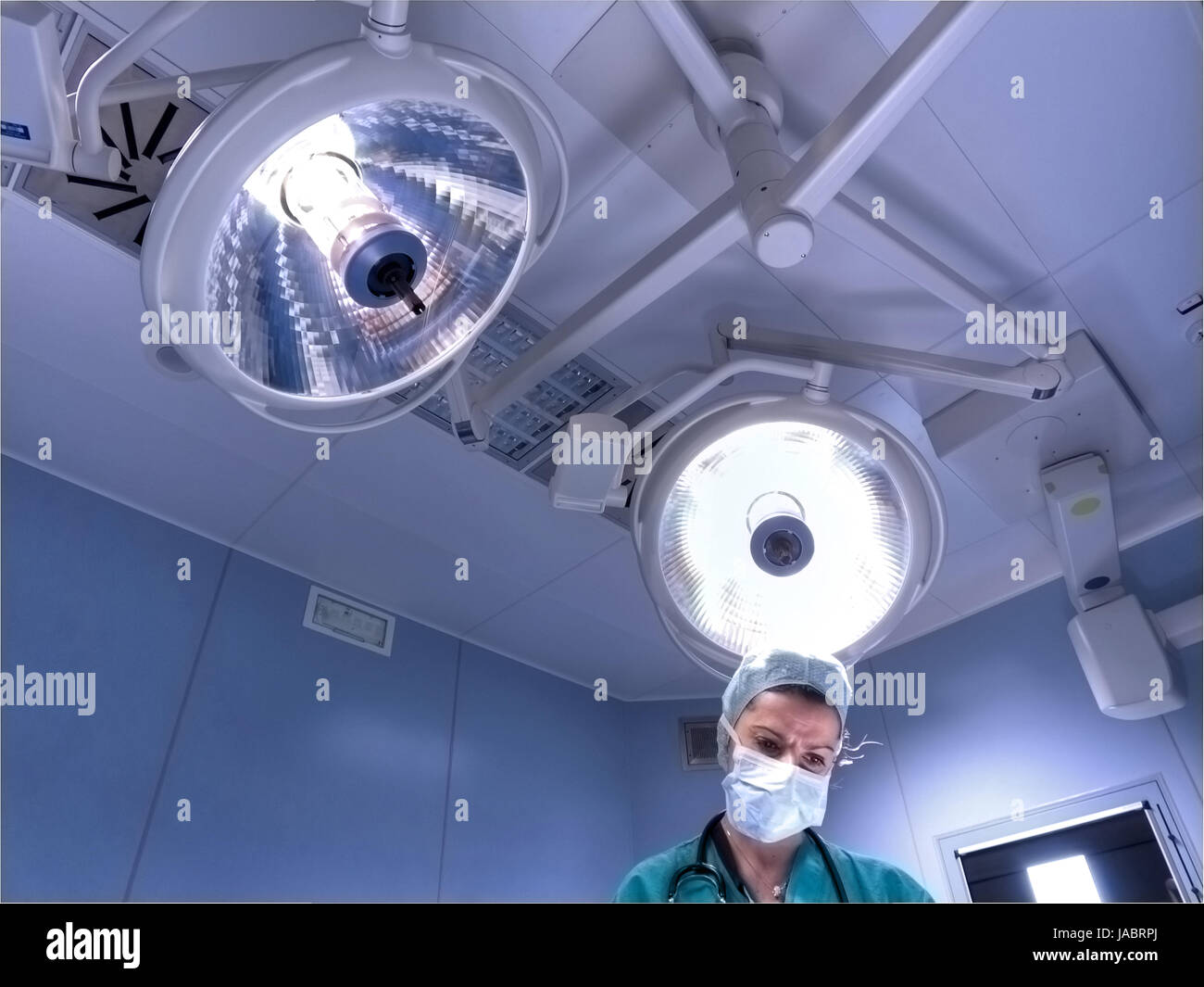 operating room view from below Stock Photo - Alamy