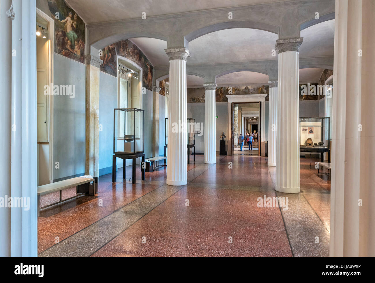 Berlin neues museum interior hi-res stock photography and images - Alamy