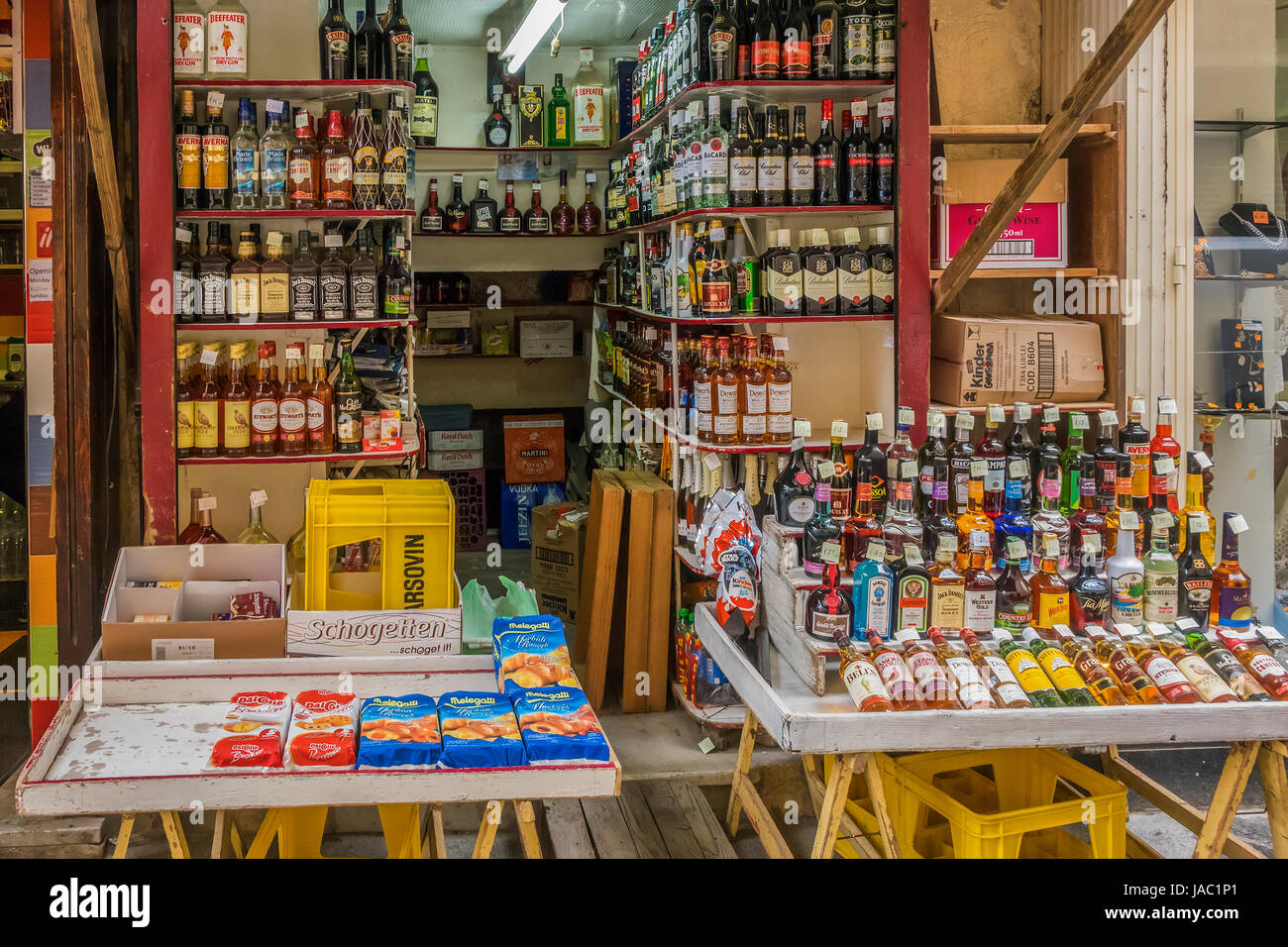 Drinks shop hi-res stock photography and images - Alamy