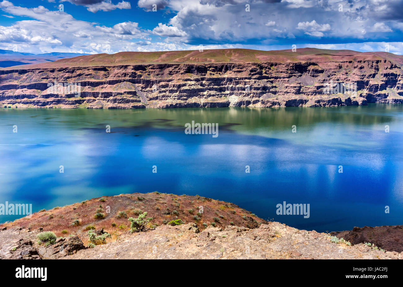 Washington wanapum lake hi-res stock photography and images - Alamy