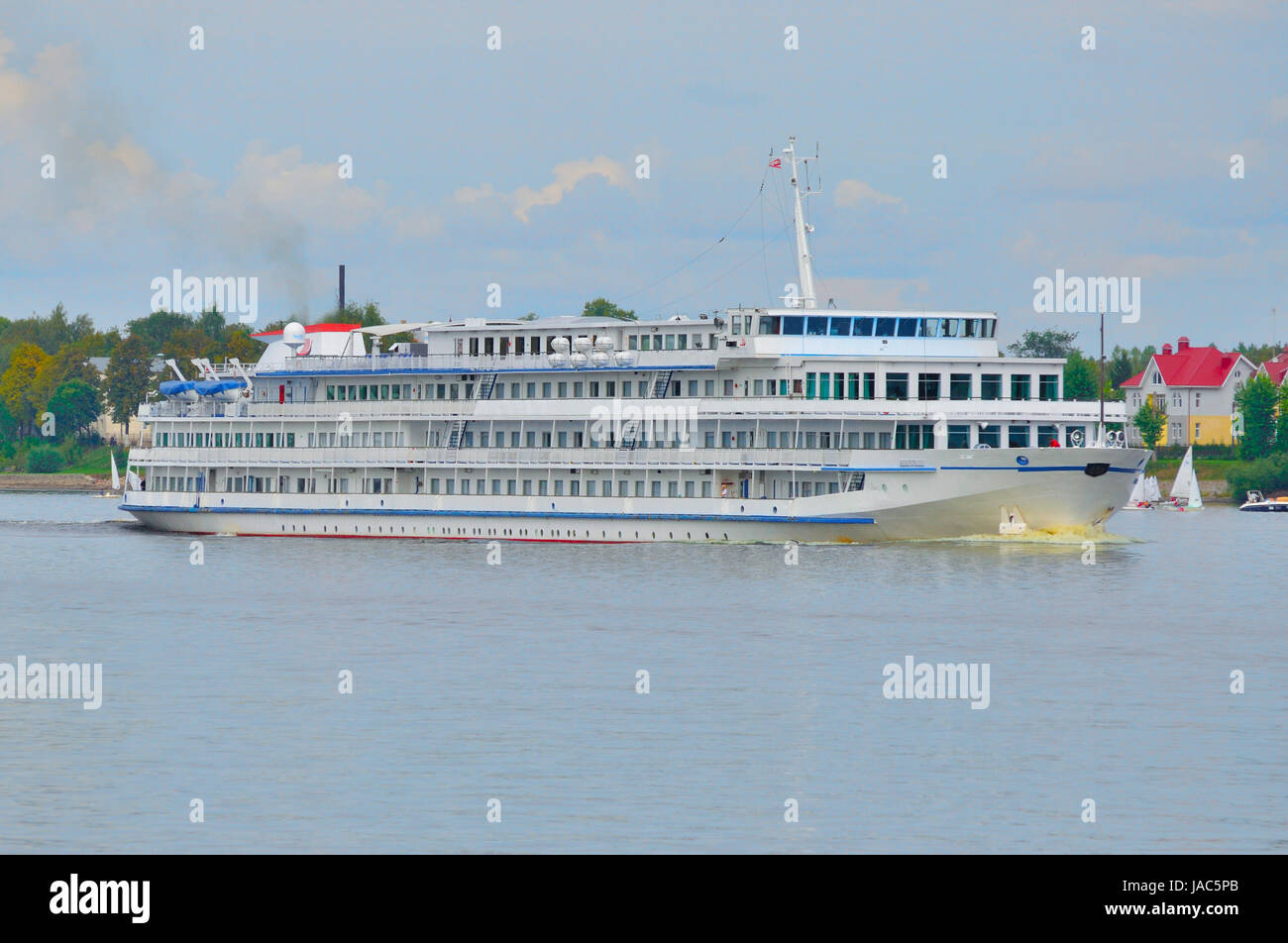 Motor ships in Volga river, Yaroslavl, Russia Stock Photo - Alamy
