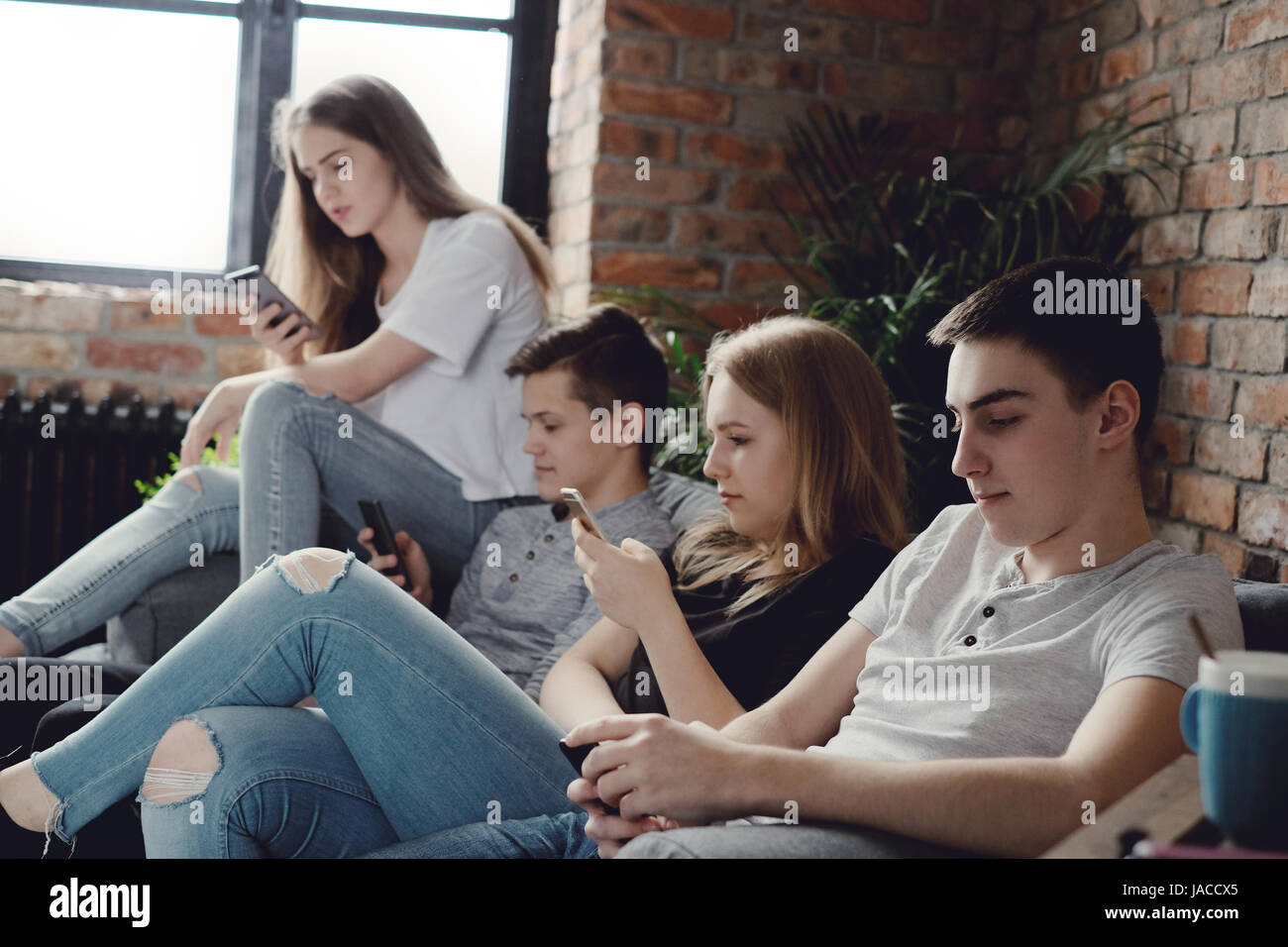 Teenagers hi-res stock photography and images - Alamy