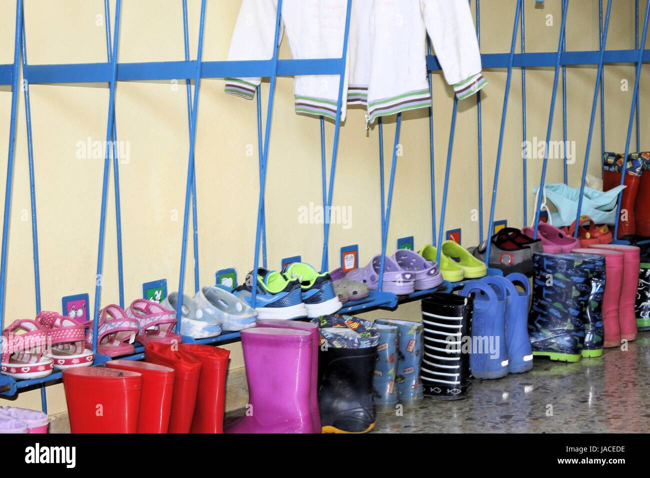 Inside of a kindergarten preschool classroom Stock Photo - Alamy