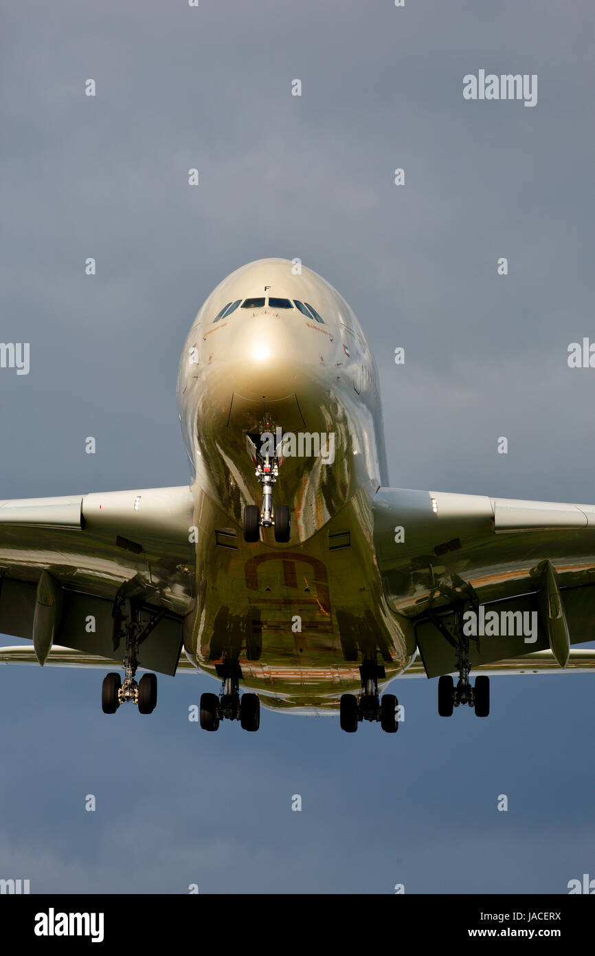 A6-APF Etihad Airways Airbus A380-800 cn-195 arriving at London ...
