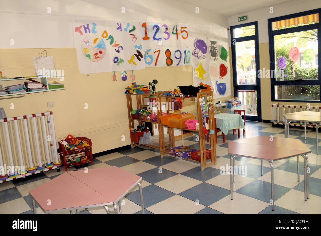 Inside of a kindergarten preschool classroom Stock Photo - Alamy