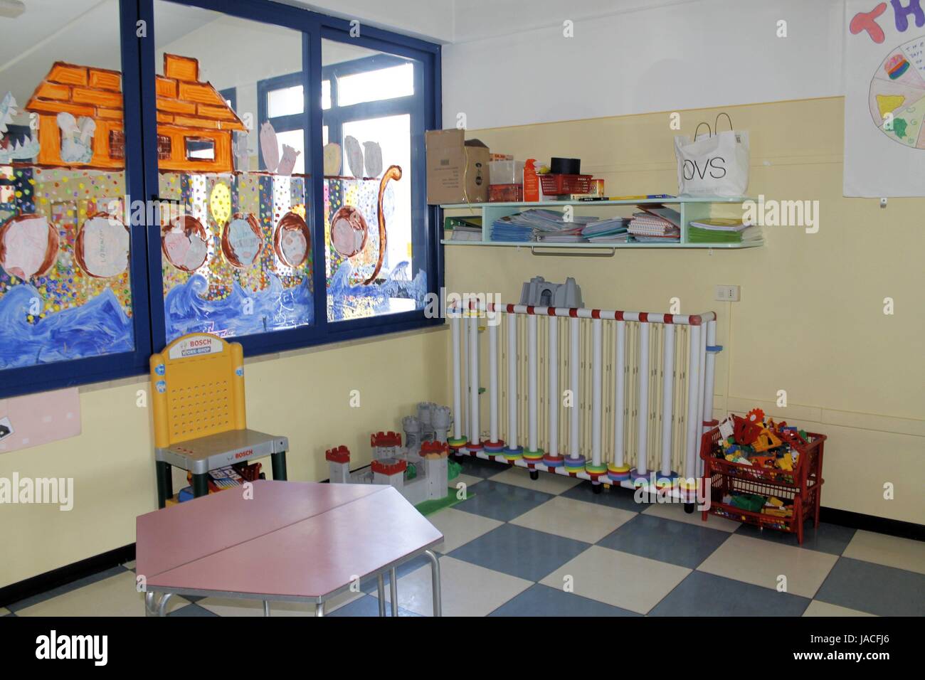 Inside of a kindergarten preschool classroom Stock Photo - Alamy