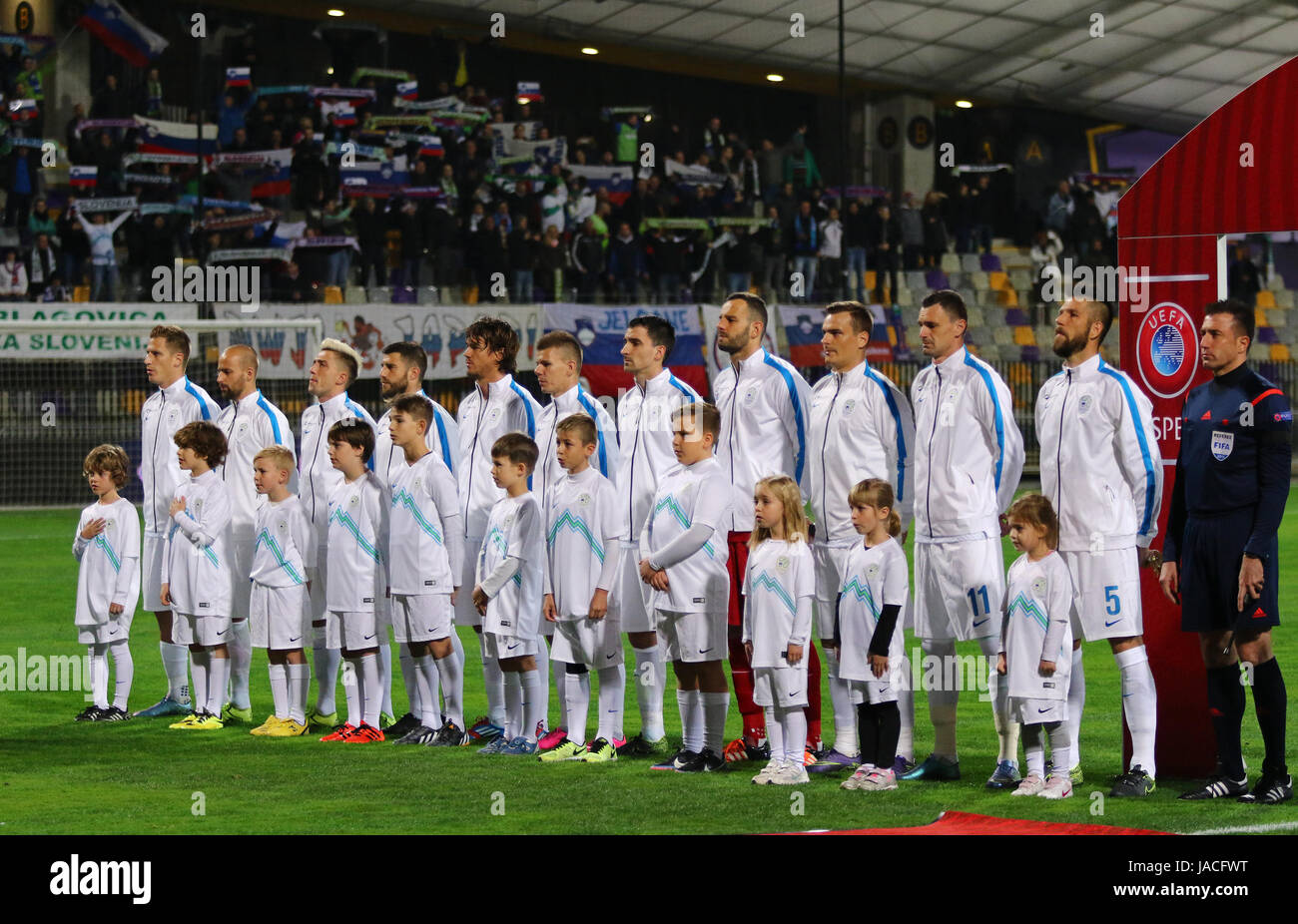 Slovenian national football team hi-res stock photography and images ...