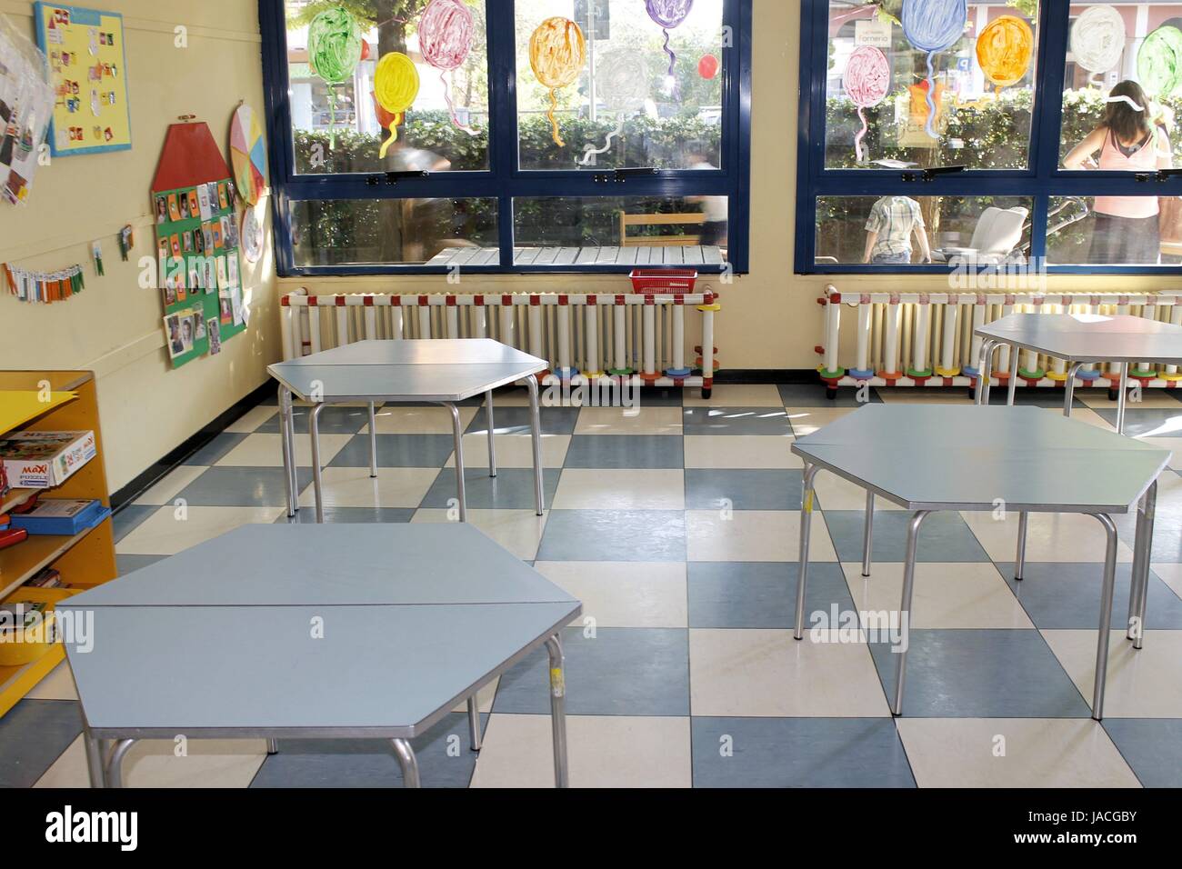 Inside of a kindergarten preschool classroom Stock Photo - Alamy