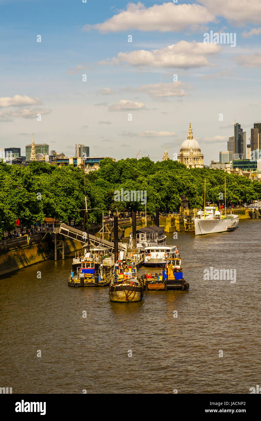 Panoramic city of london, ships on the river thames, modern and old ...