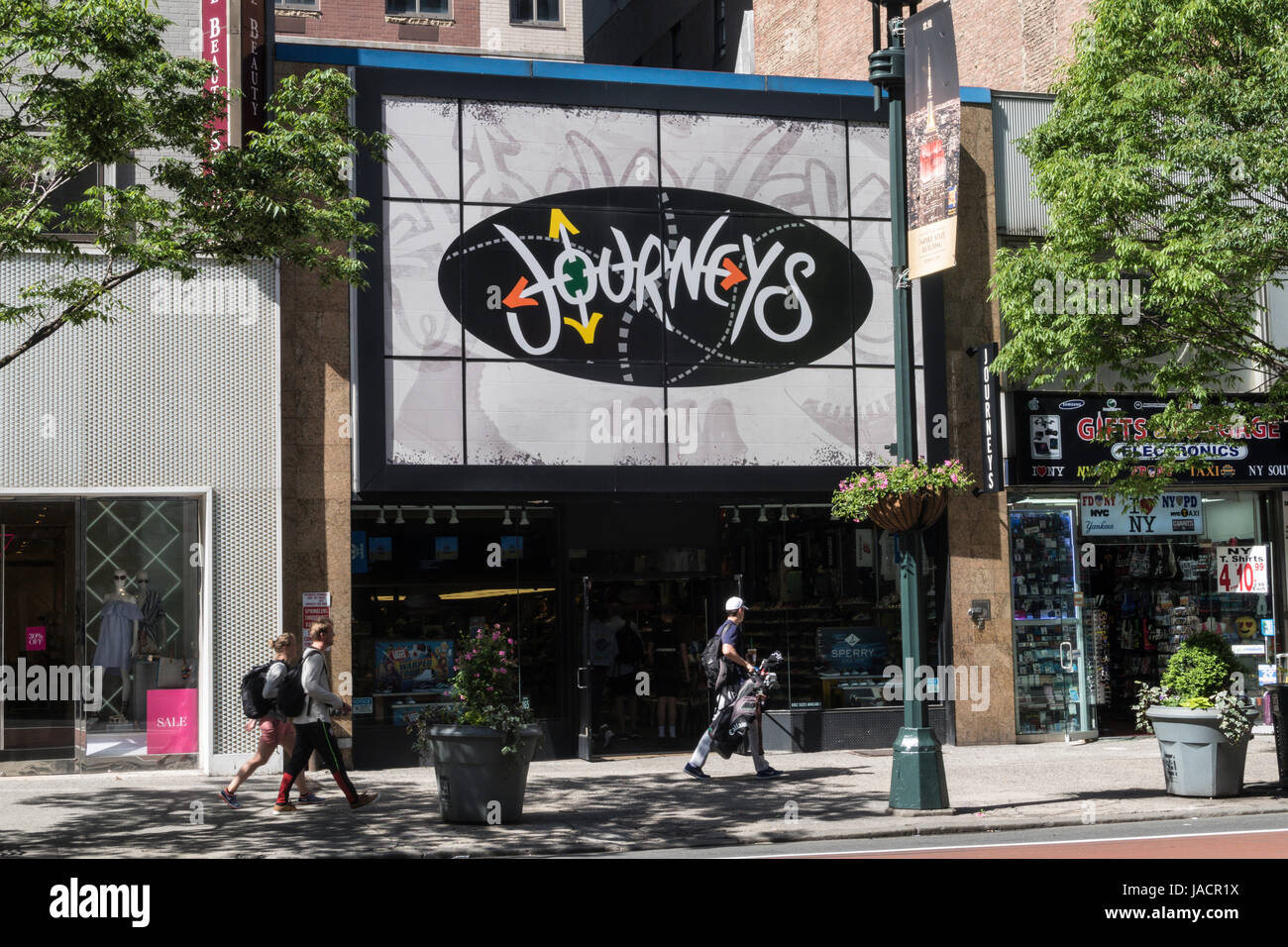 Pedrestrains hi-res stock photography and images - Alamy