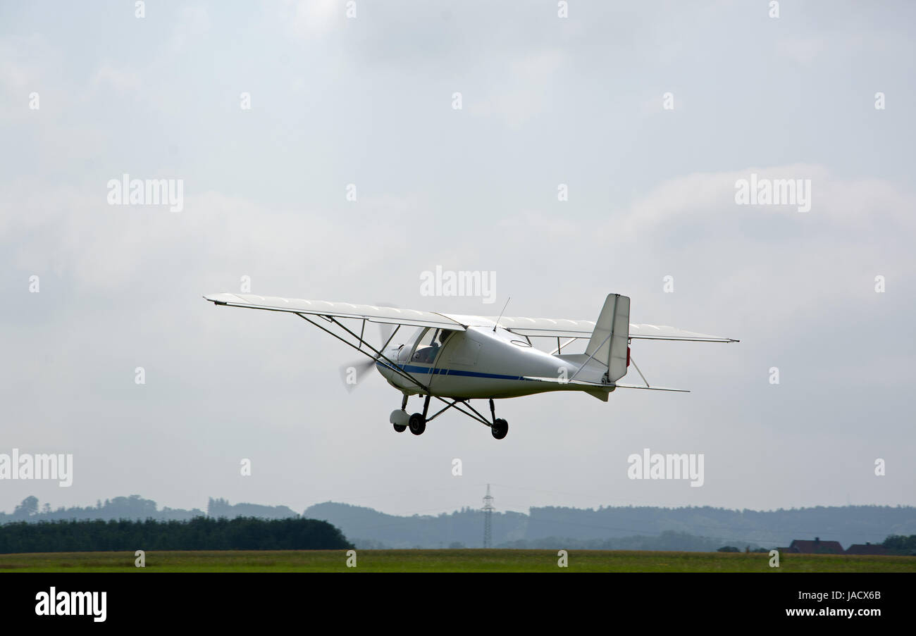 Aircraft starting hi-res stock photography and images - Alamy