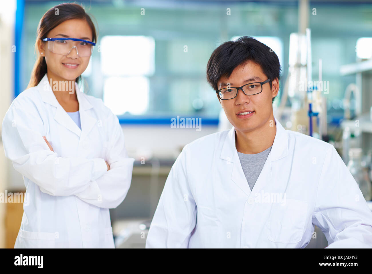 Young laboratory hi-res stock photography and images - Alamy