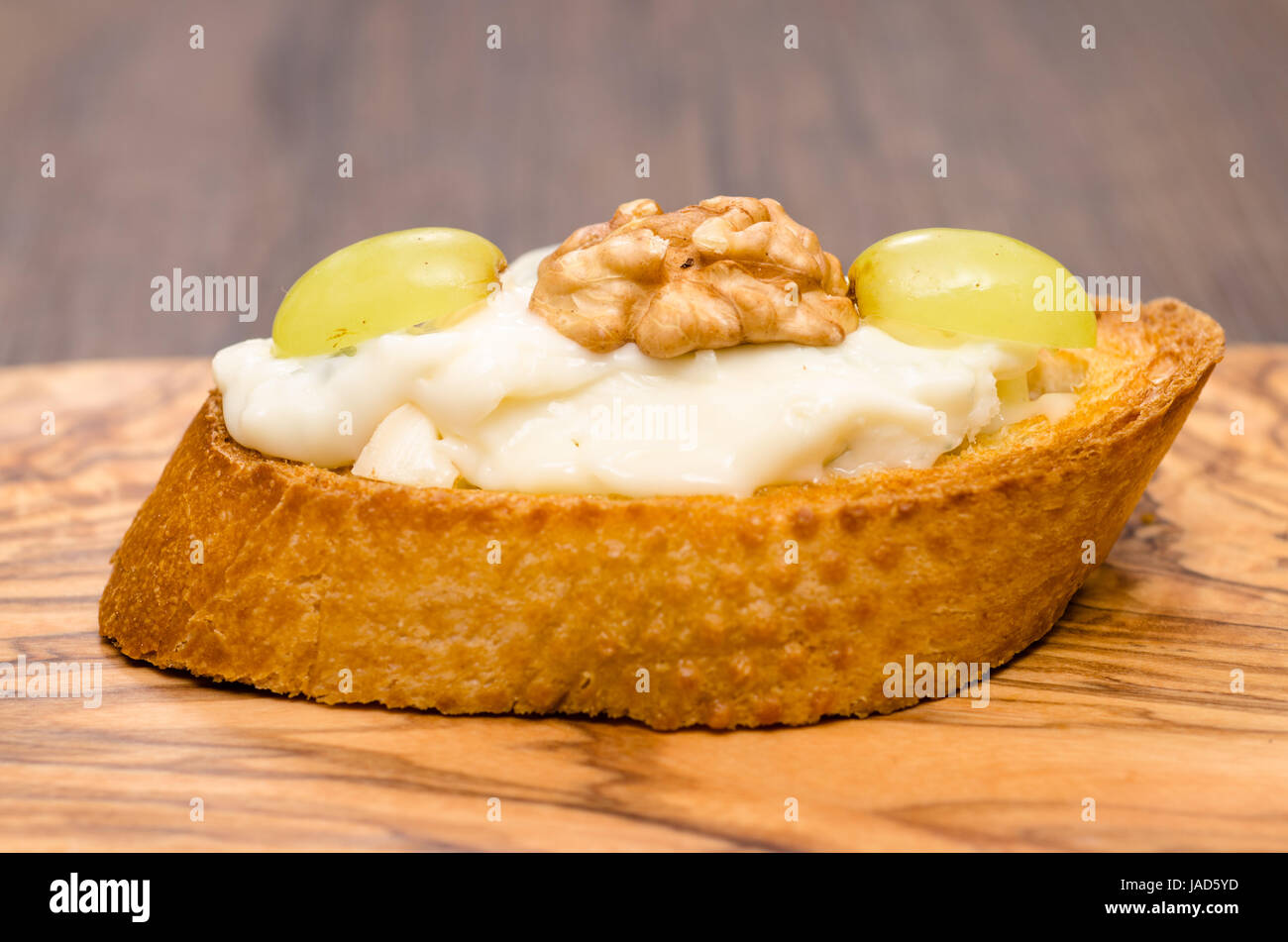 Trauben nuss hi-res stock photography and images - Alamy