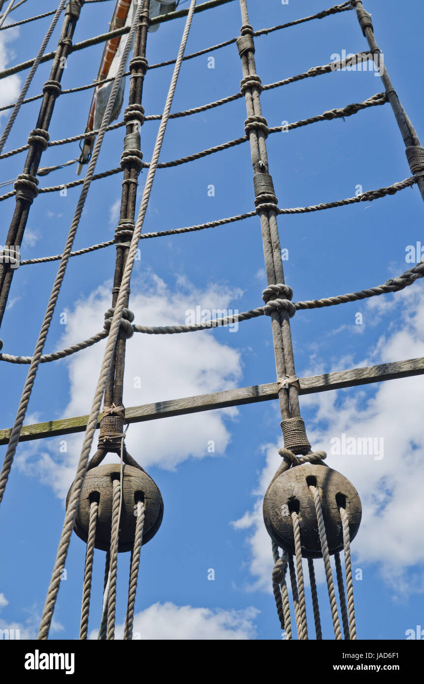 Blocks and rigging at the old sailboat, close-up Stock Photo - Alamy