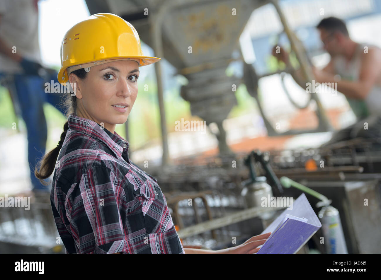 Women in steel manufacturing hi-res stock photography and images - Alamy