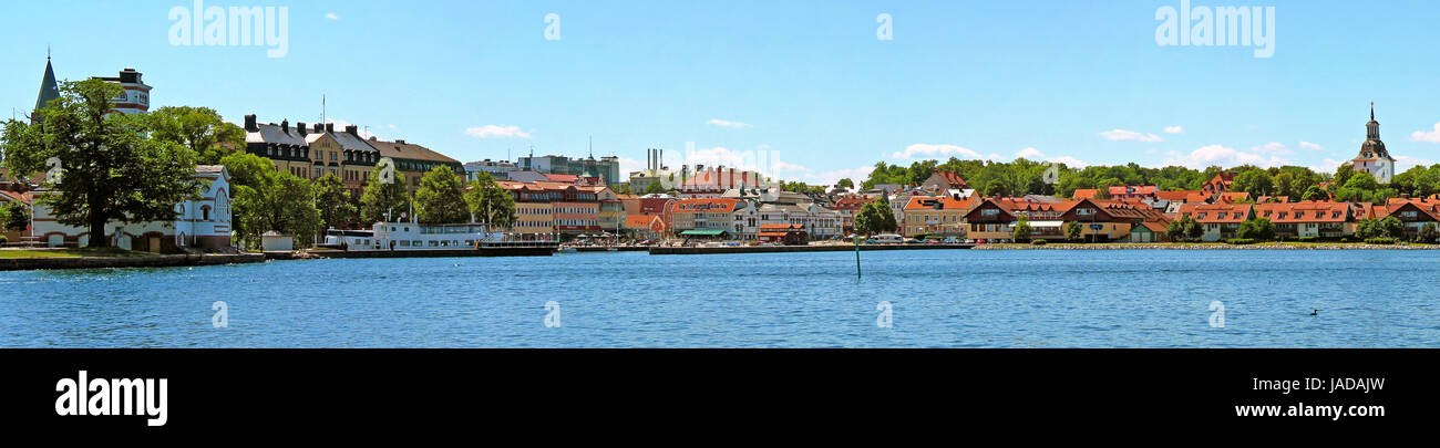 Panorama der Hafenstadt Västervik in Schweden; panoramic view of the ...