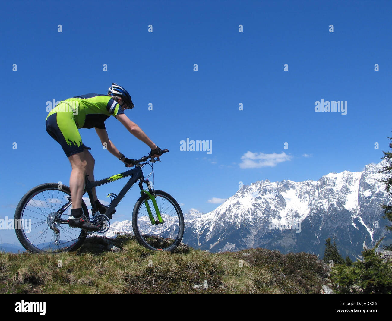 Man riding mountainbike single trail hi-res stock photography and ...