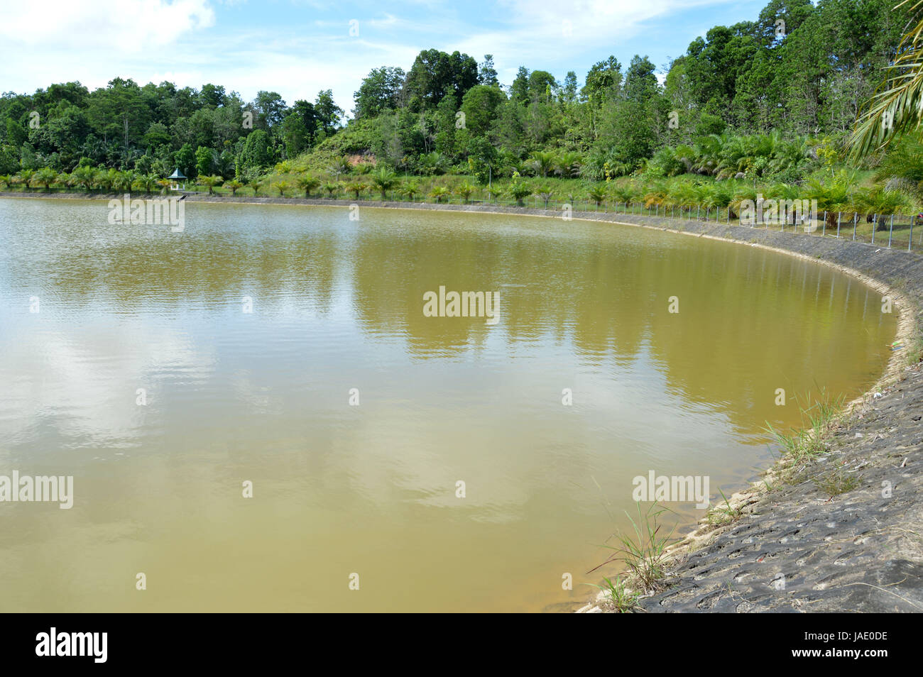 Water flows over stone dam hi-res stock photography and images - Alamy