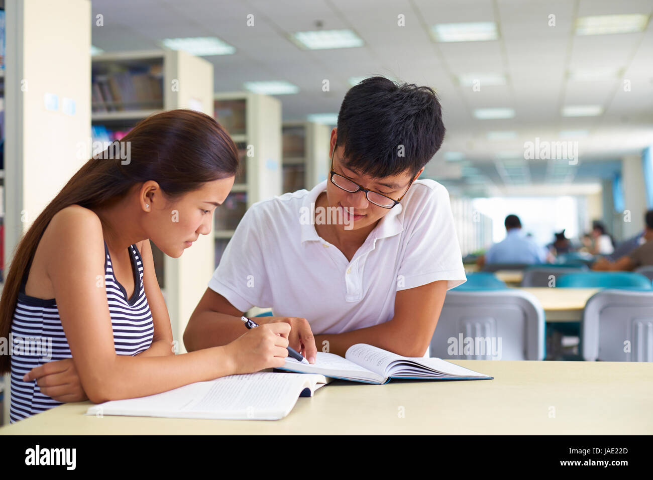 Chinese reading hi-res stock photography and images - Alamy