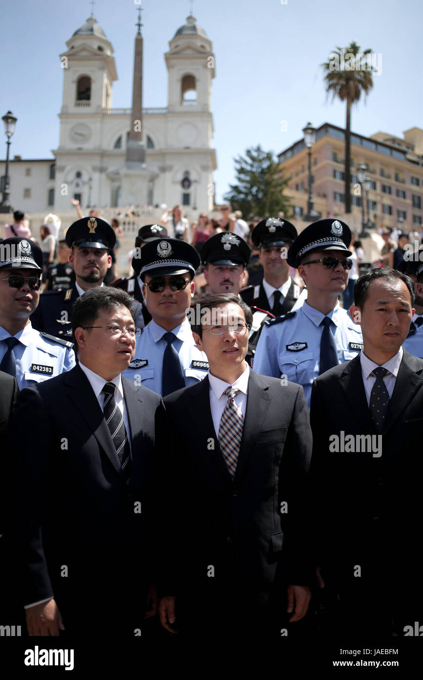 PRESENTATION OF THE INTERFACES OF CHINESE POLICE CARABINIERI AND ...