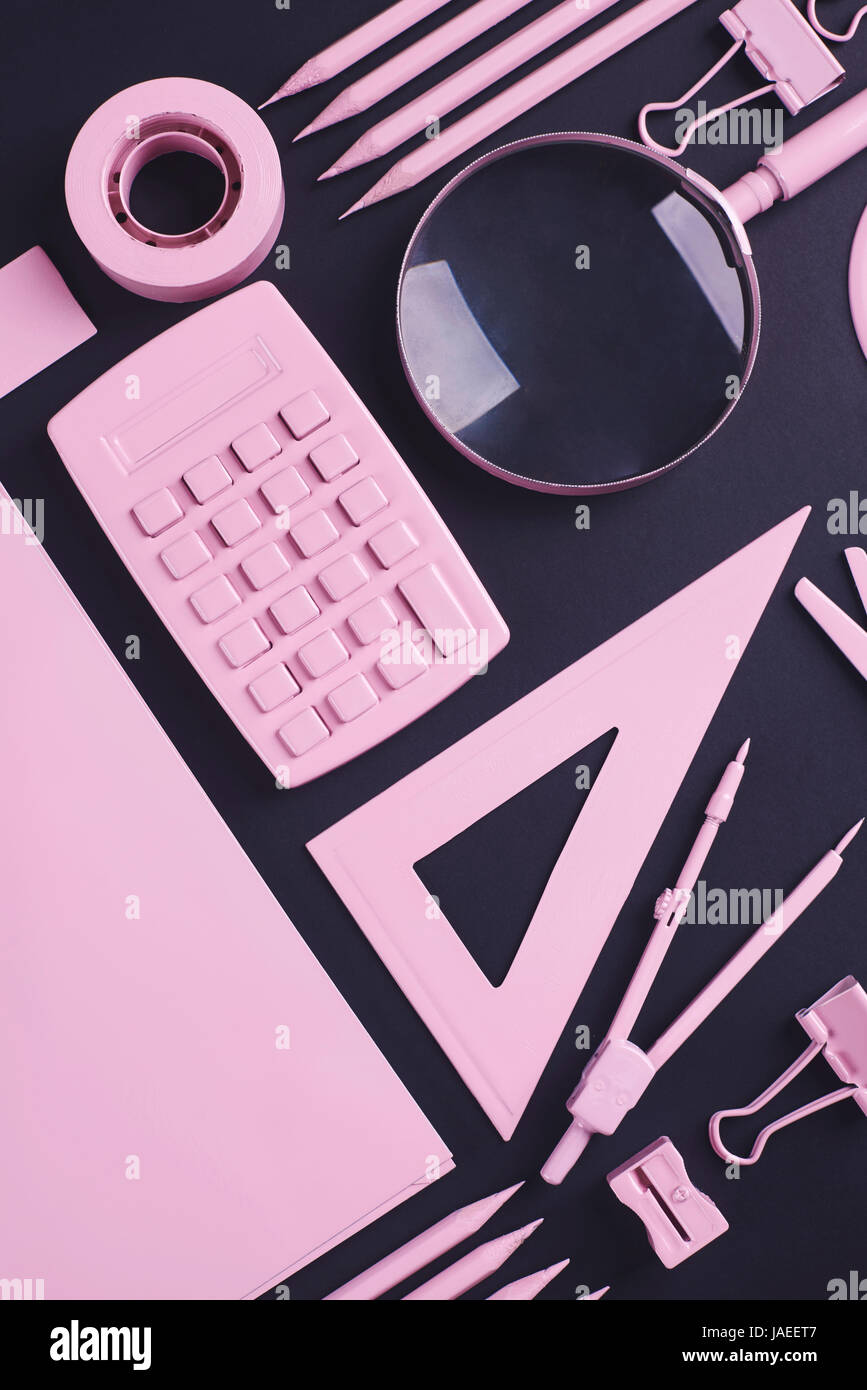 Art and craft table school hi-res stock photography and images - Alamy