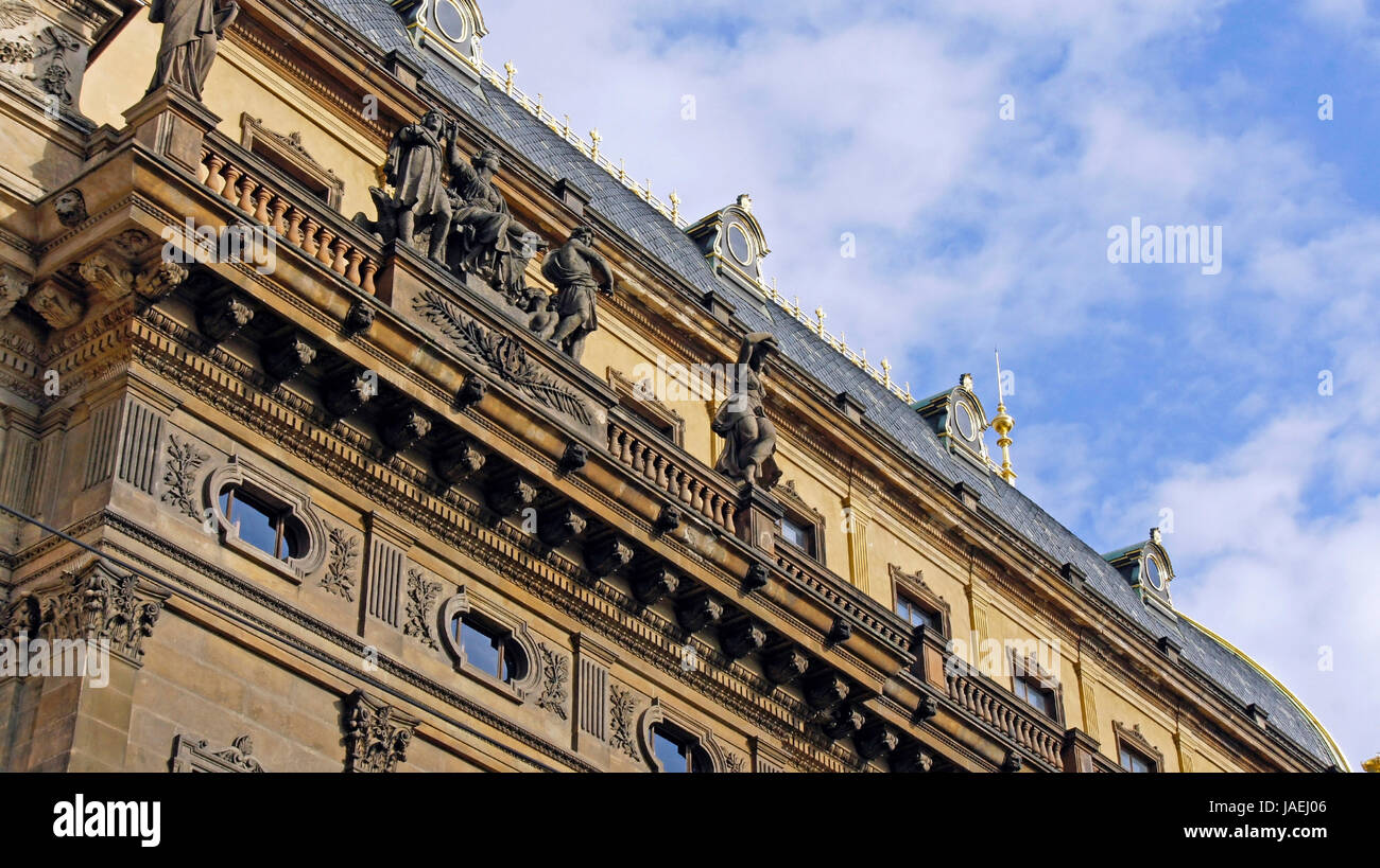alte bauten in prag Stock Photo - Alamy