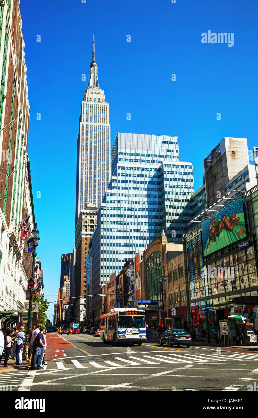 12 story office tower hi-res stock photography and images - Alamy