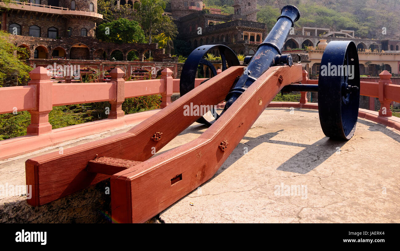 Old antique cannon india hi-res stock photography and images - Alamy