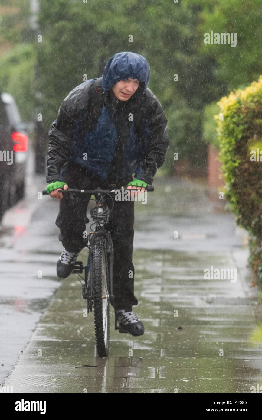 London UK. 6th June 2017. Commuters and pedestrians struggle against ...