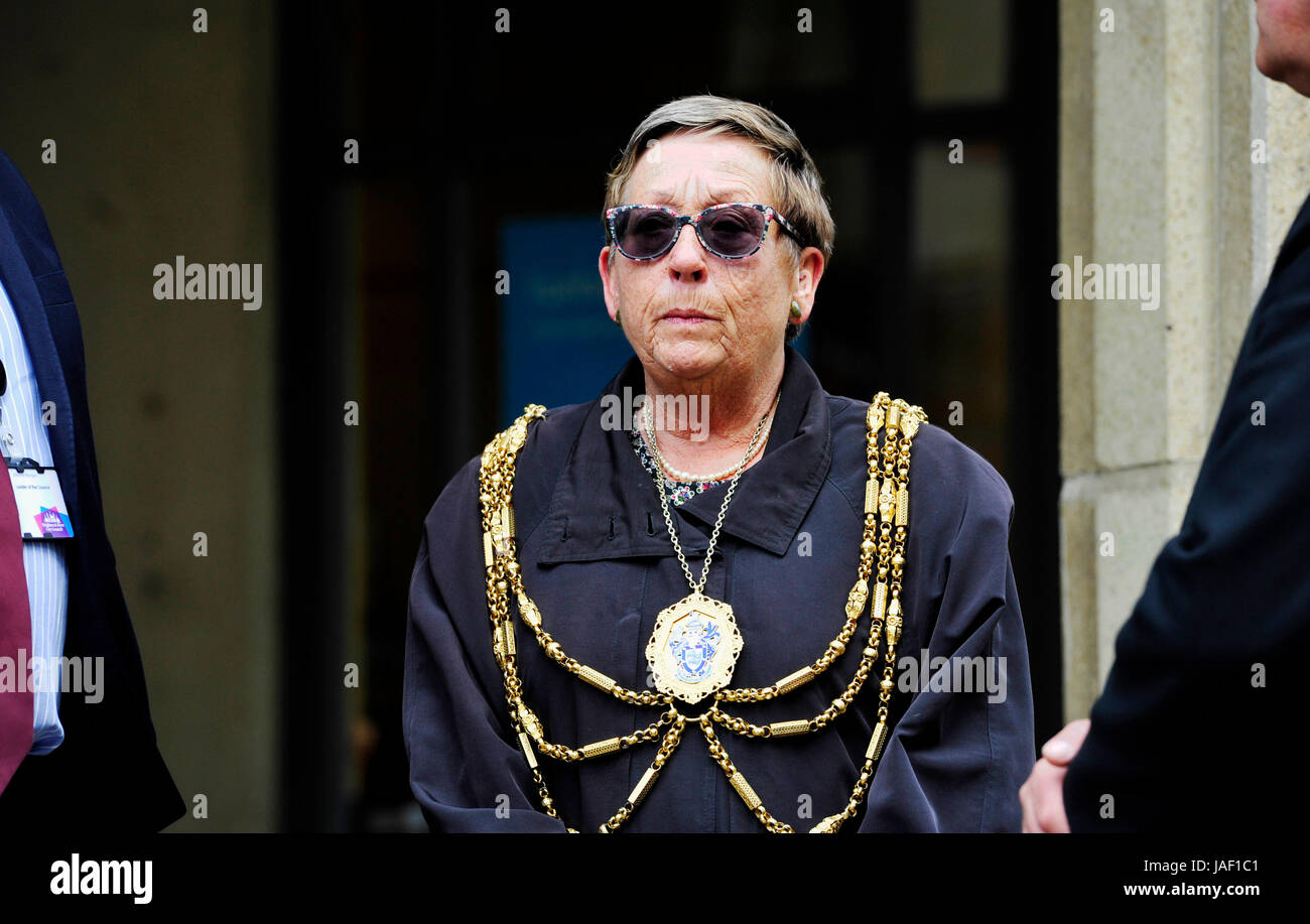 Wearing mayoral chain hi-res stock photography and images - Alamy