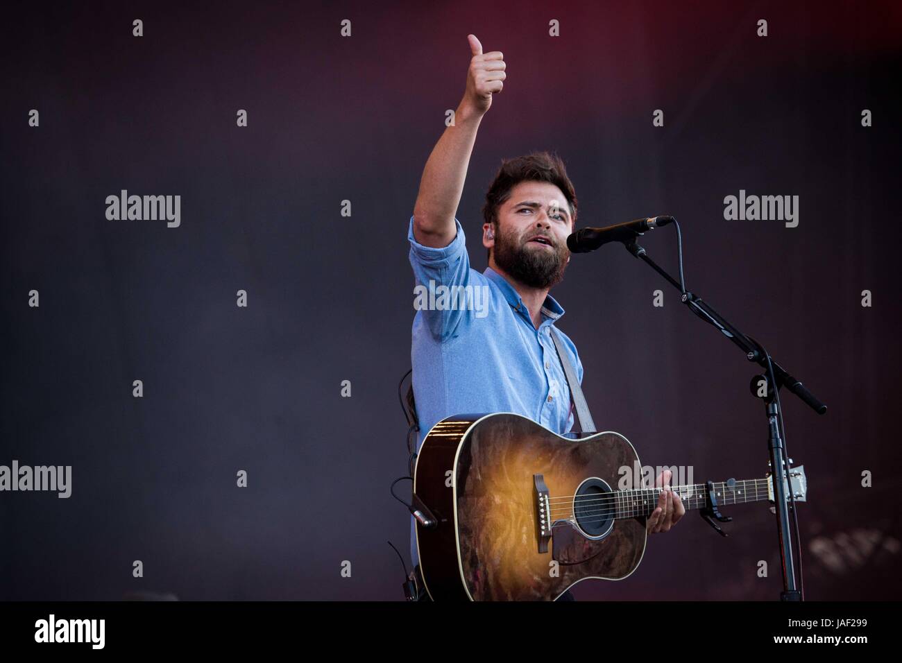 Passenger singer hi-res stock photography and images - Alamy