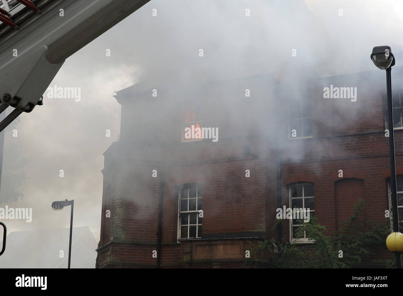 Tottenham, London, UK. 6th Jun, 2017. 8 fire engines and 58 ...