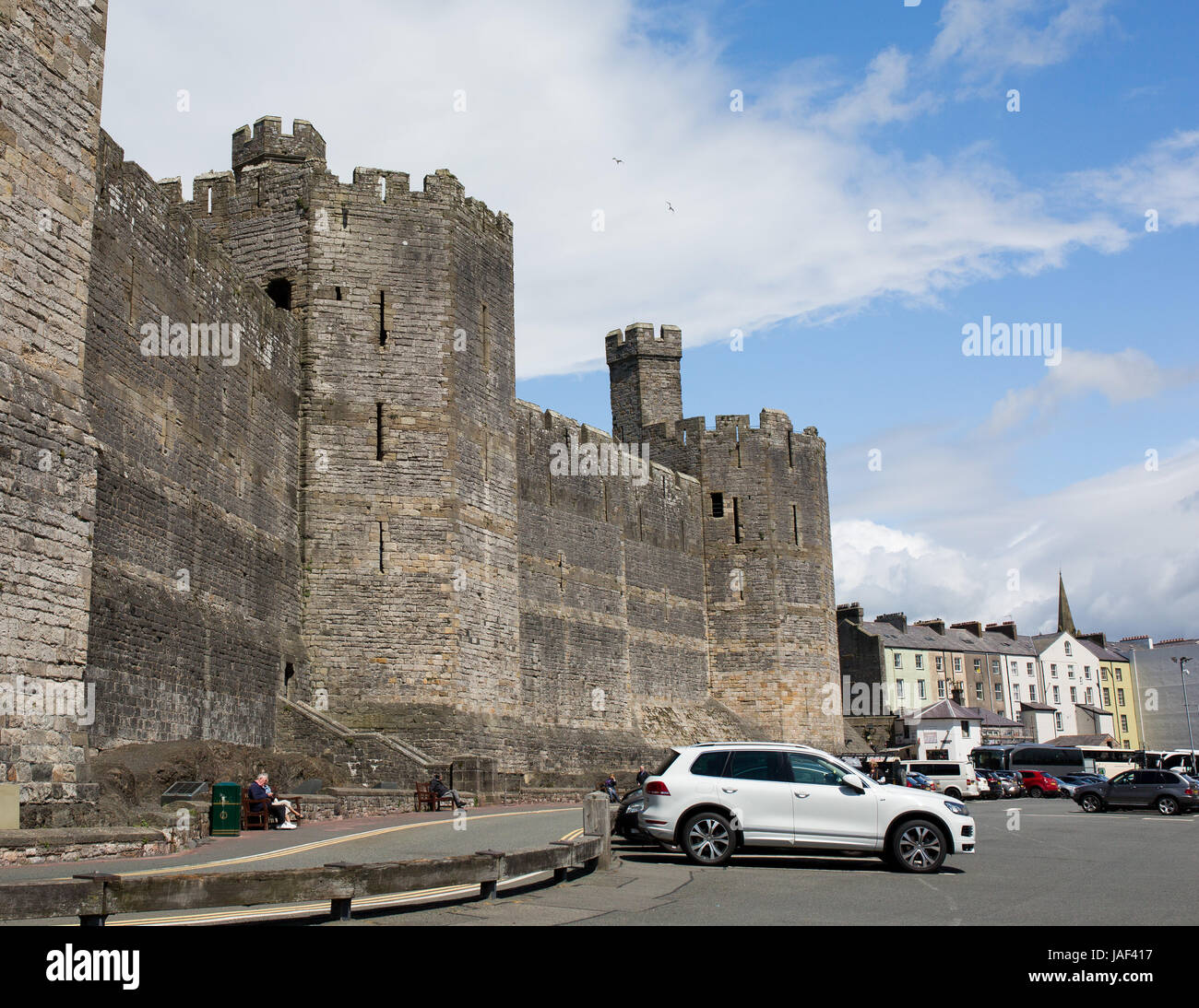 Caernarfon, Gwynedd, Wales, UK. Tourists flock to the royal town of ...