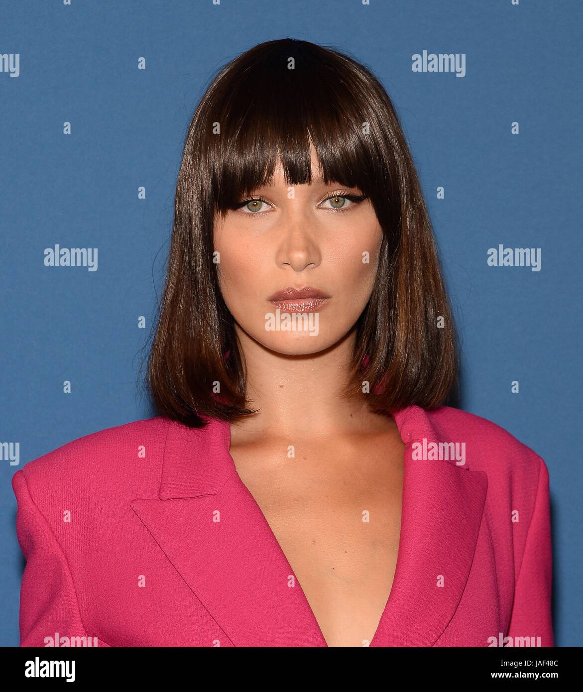 Bella hadid 2017 hi-res stock photography and images - Alamy