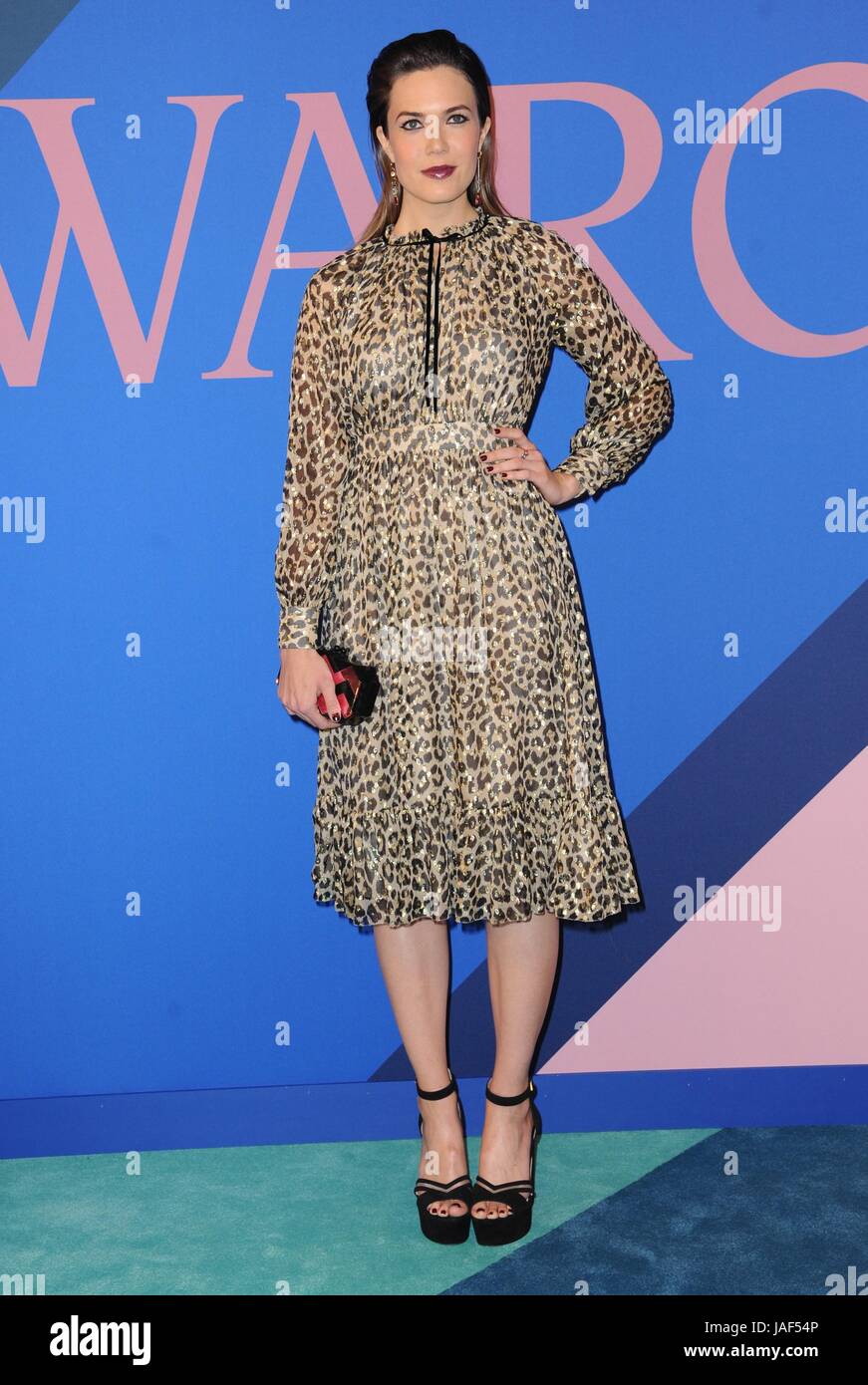 Mandy Moore at arrivals for 2017 CFDA Fashion Awards, Hammerstein ...