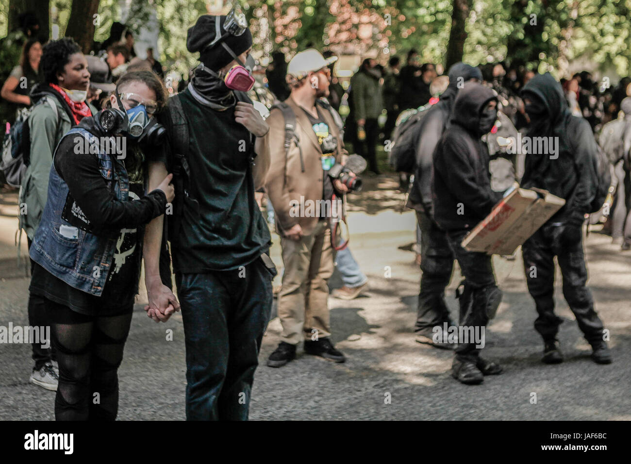 Portland riot police hi-res stock photography and images - Alamy