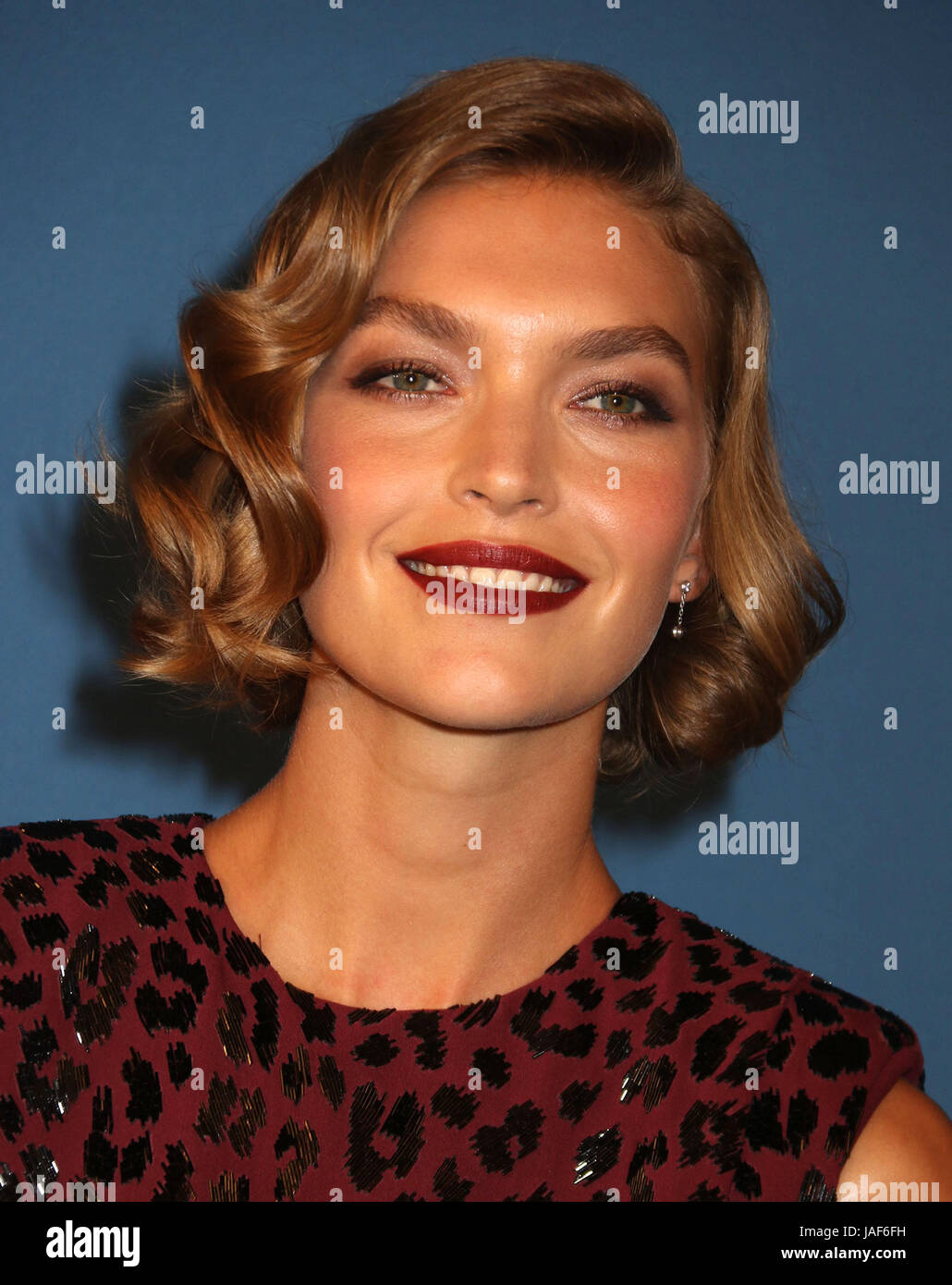 The model as muse hi-res stock photography and images - Alamy