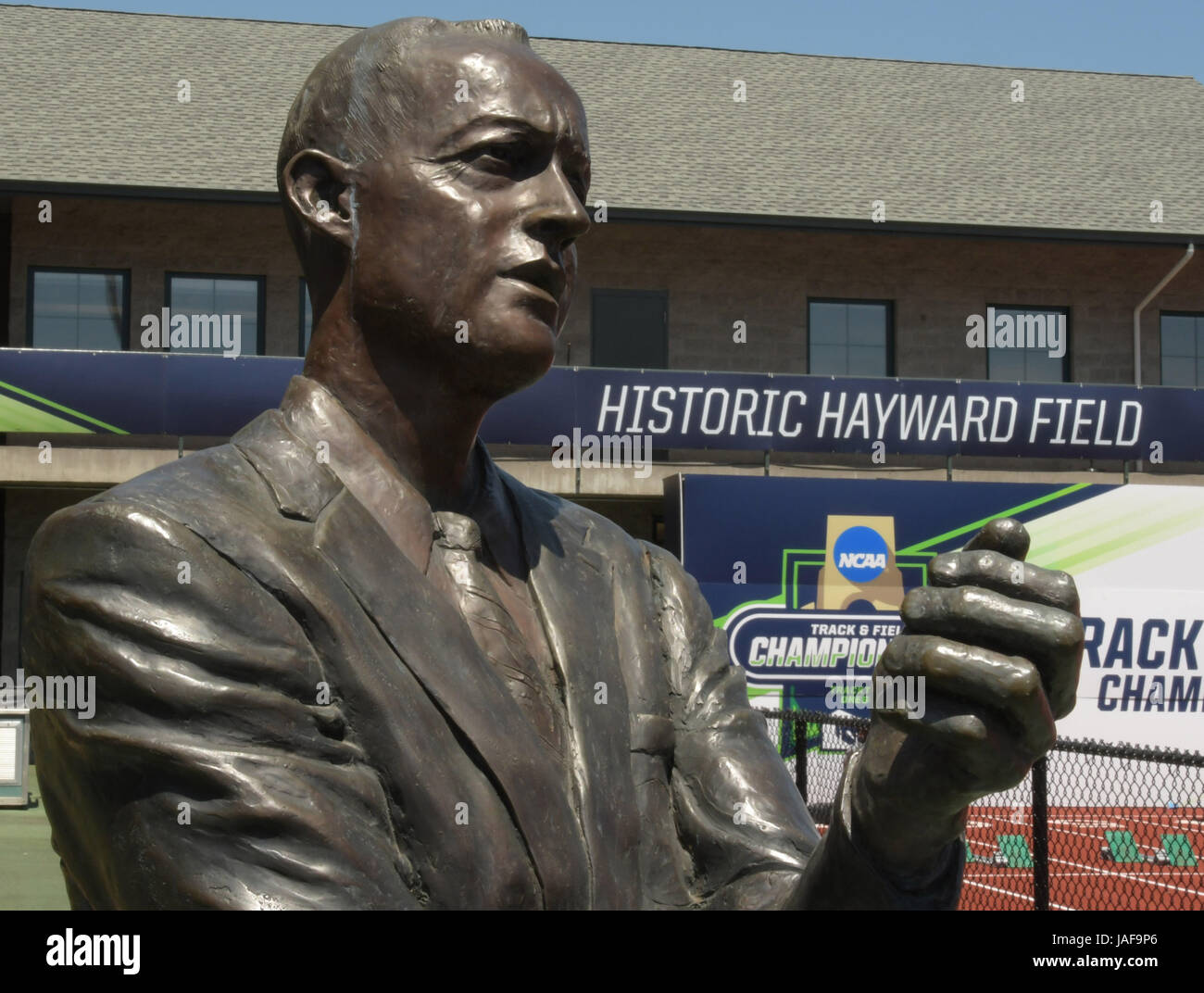 Eugene, Oregon, USA. 6th Jun, 2017. General overall view of statue of ...