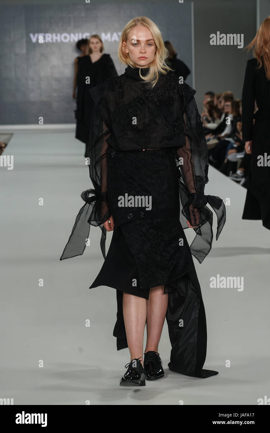 London, England, UK. 6th June, 2017. Ravensbourne University Graduate ...