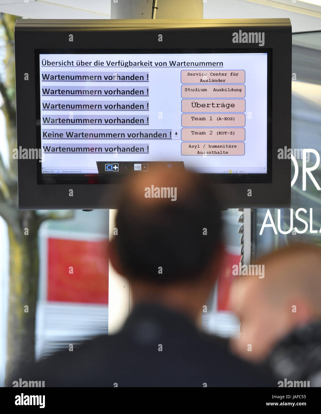 The availability of queue numbers is displayed for the waiting people ...