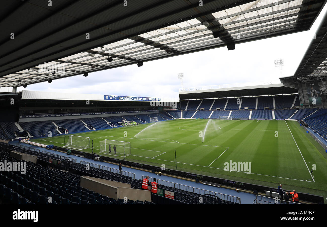 A general view of The Hawthornes Stock Photo - Alamy