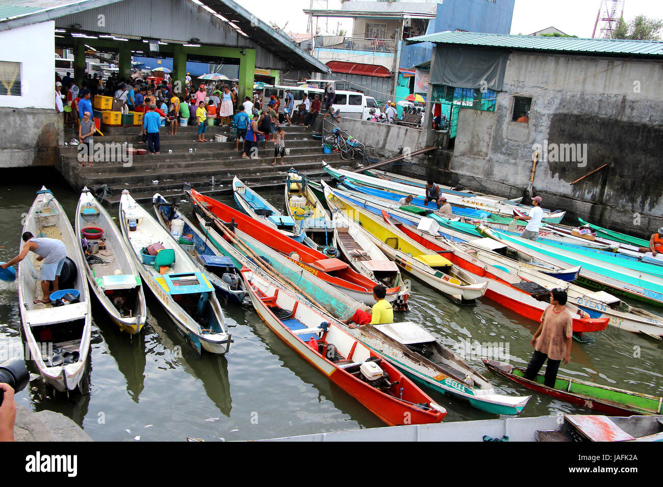 Obando Bulacan Fish fort busy area where all the fish harvest are ...