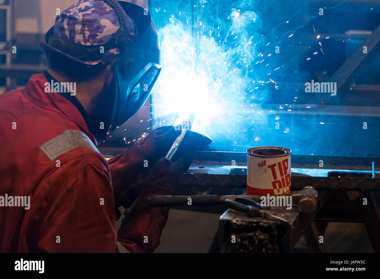 Welding industry factory industrial hi-res stock photography and images ...