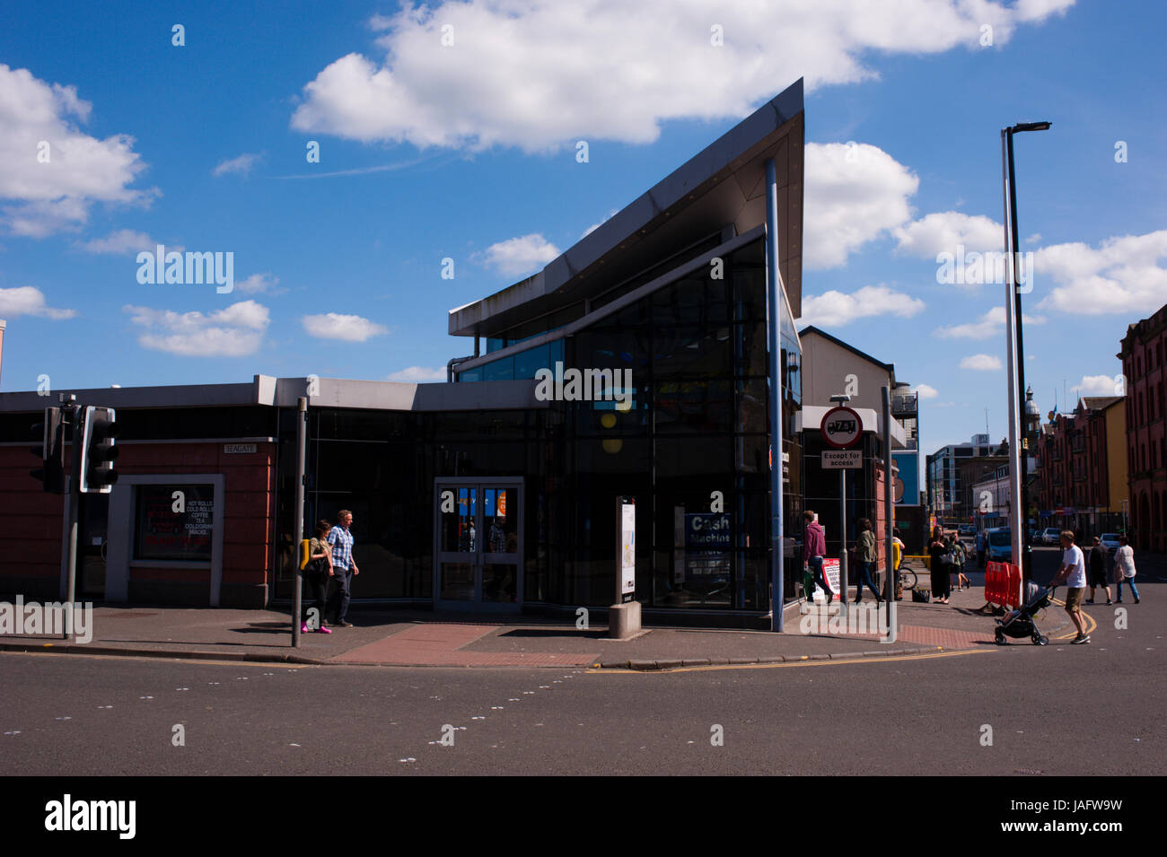 Bus station. Situated on the north bank of Firth of Tay Dundee is the ...