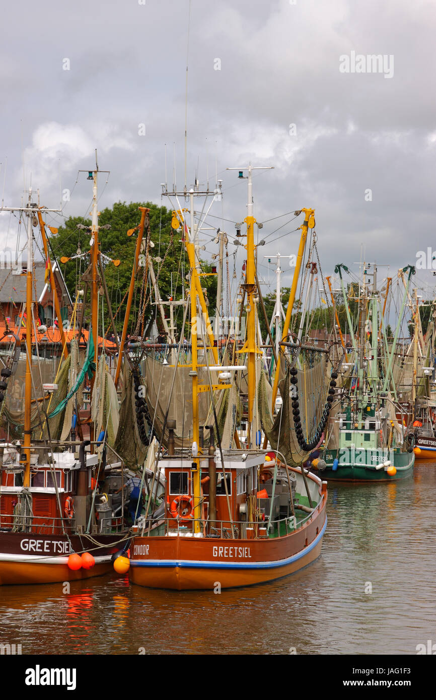 crab cutter in harbor Stock Photo - Alamy