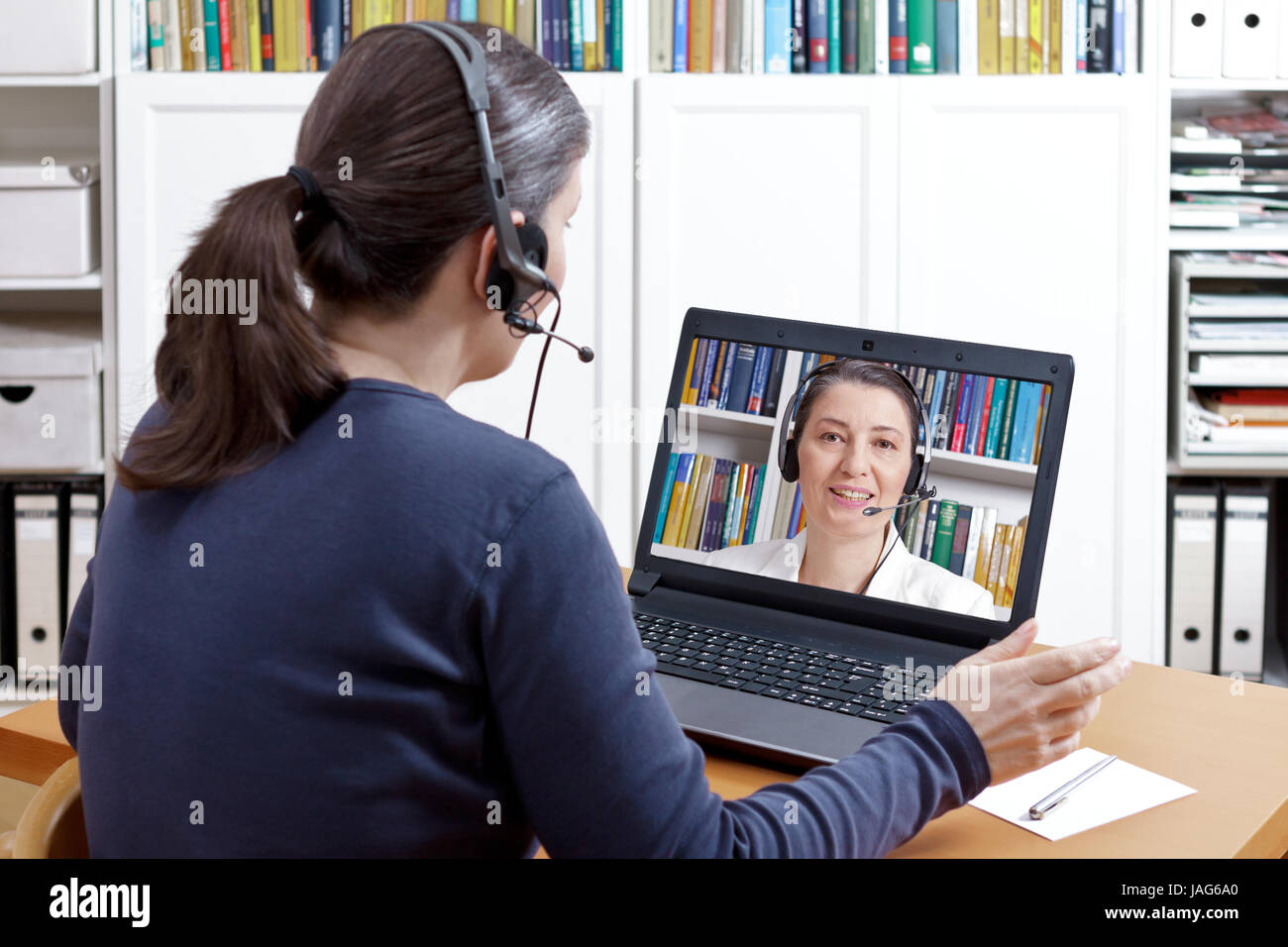 Online therapy women mental hi-res stock photography and images - Alamy