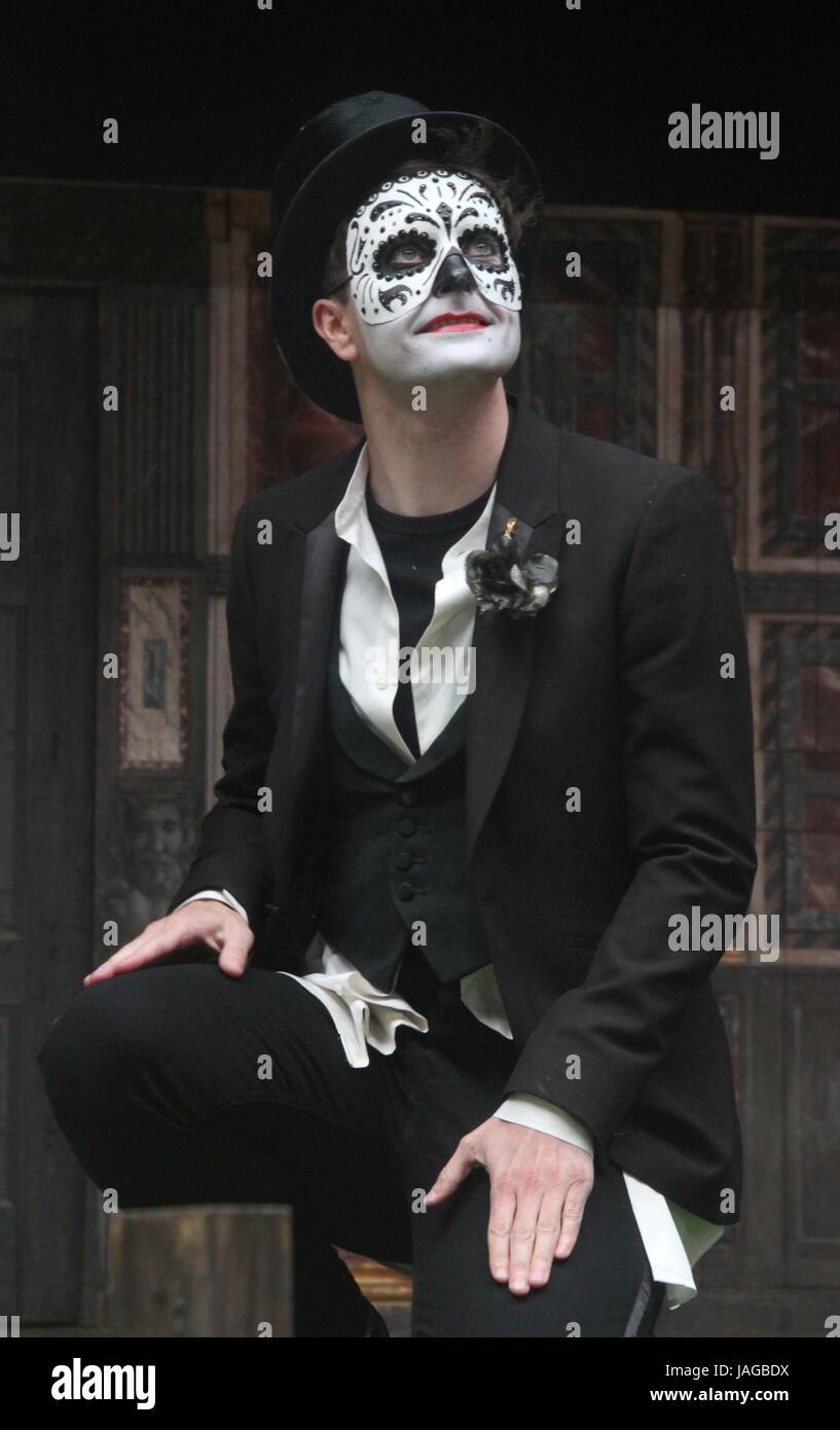 Kirsty Bushell and Edward Hogg rehearse for ‘Romeo and Juliet’ at ...